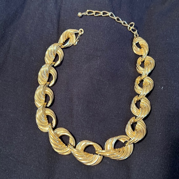 Trifari | Jewelry | Vintage 99s Trifari Tm Goldtone Chunky Oval Ribbed ...